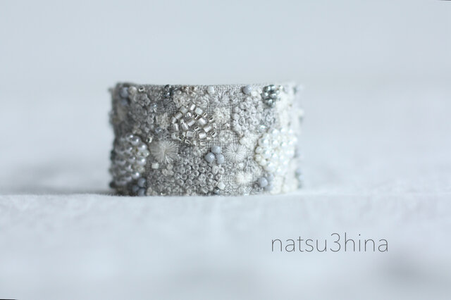 gray square ヘアゴム | iichi 日々の暮らしを心地よくするハンドメイドやアンティークのマーケットプレイス