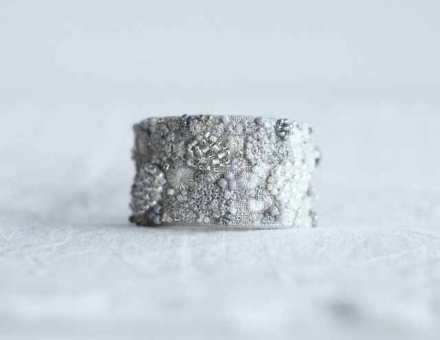 gray square ヘアゴム | iichi 日々の暮らしを心地よくするハンドメイドやアンティークのマーケットプレイス