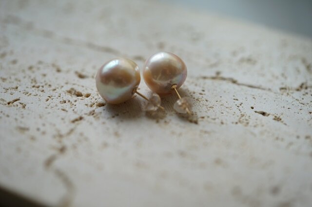 【drop】K10 バロックパールピアス（ecru) | iichi 日々の暮らしを心地よくするハンドメイドやアンティークのマーケットプレイス