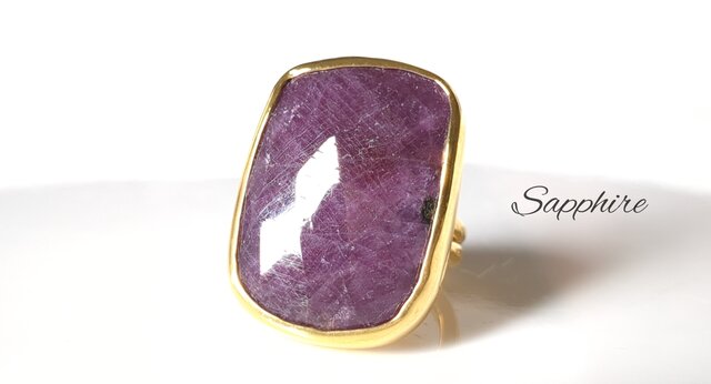 最新作★レア「大きなパープルサファイア」の世界でひとつの天然石リング | iichi 日々の暮らしを心地よくするハンドメイドやアンティークのマーケットプレイス
