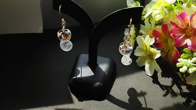 teardrop＊14kgfグリッターピアス★ | iichi 日々の暮らしを心地よくするハンドメイドやアンティークのマーケットプレイス