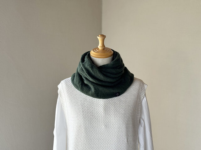 温度を纏う。純カシミヤねじりスヌード [Basici Design]オリーブ | iichi 日々の暮らしを心地よくするハンドメイドやアンティークのマーケットプレイス