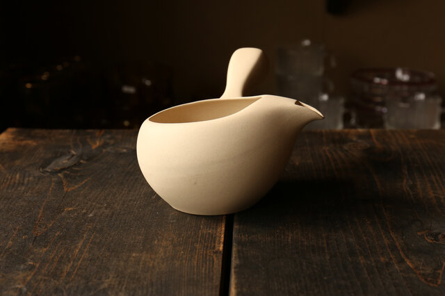 【手軽に使えて便利】「初めて急須をお迎えする方にもおすすめ」 愛知県常滑産・蓋なし急須・生成・360cc | iichi 日々の暮らしを心地よくするハンドメイドやアンティークのマーケットプレイス