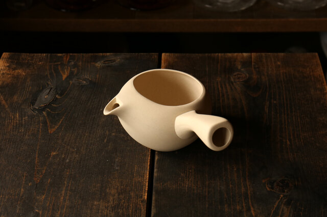 【手軽に使えて便利】「初めて急須をお迎えする方にもおすすめ」 愛知県常滑産・蓋なし急須・生成・360cc | iichi 日々の暮らしを心地よくするハンドメイドやアンティークのマーケットプレイス