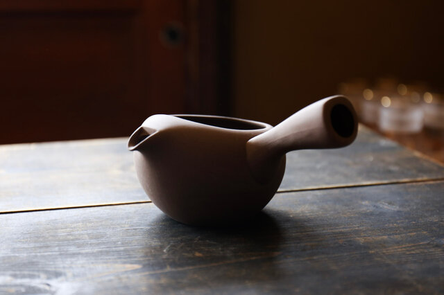 【手軽に使えて便利】「初めて急須をお迎えする方にもおすすめ」 愛知県常滑産・蓋なし急須・茶・360cc | iichi 日々の暮らしを心地よくするハンドメイドやアンティークのマーケットプレイス