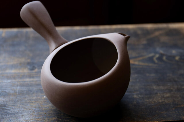 【手軽に使えて便利】「初めて急須をお迎えする方にもおすすめ」 愛知県常滑産・蓋なし急須・茶・360cc | iichi 日々の暮らしを心地よくするハンドメイドやアンティークのマーケットプレイス