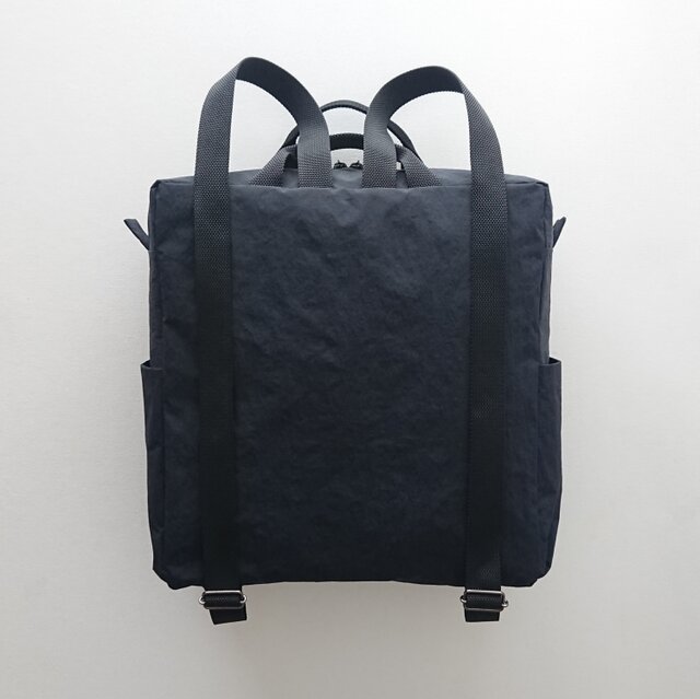 frill ribbon daypack [black] | iichi 日々の暮らしを心地よくするハンドメイドやアンティークのマーケットプレイス