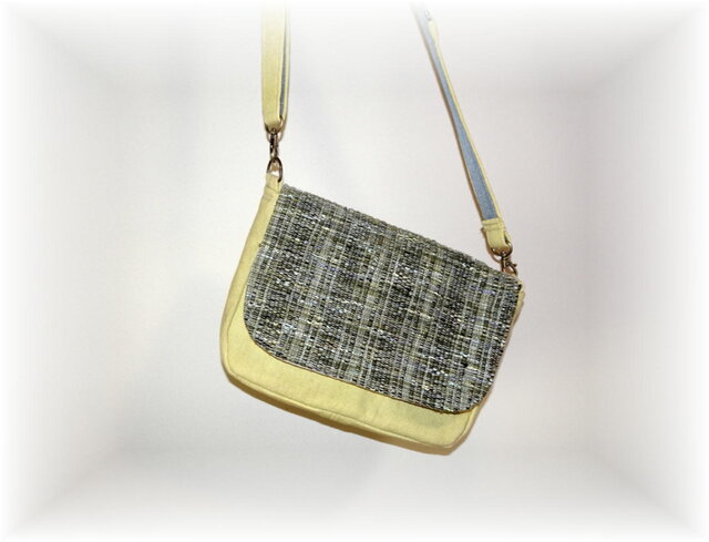 裂き織りと帆布のコラボショルダー B－174 | iichi 日々の暮らしを心地よくするハンドメイドやアンティークのマーケットプレイス