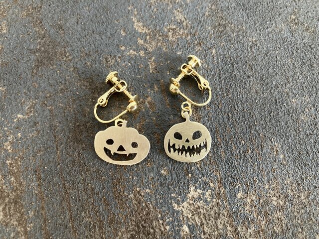 Jack-o-Lanternイヤリング | iichi 日々の暮らしを心地よくするハンドメイドやアンティークのマーケットプレイス