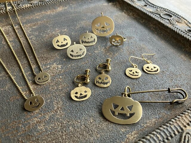 Jack-o-Lanternイヤリング | iichi 日々の暮らしを心地よくするハンドメイドやアンティークのマーケットプレイス
