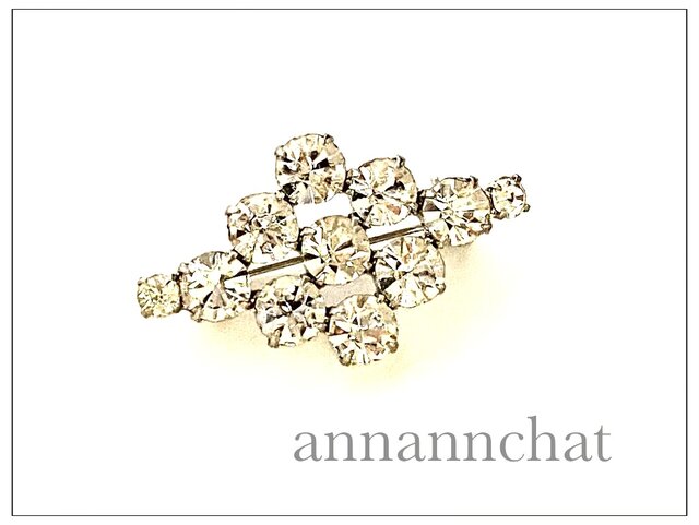 【ビンテージ ラインストーン ひし形 クリスタル ブローチ】1950年代 | iichi 日々の暮らしを心地よくするハンドメイドやアンティークのマーケットプレイス