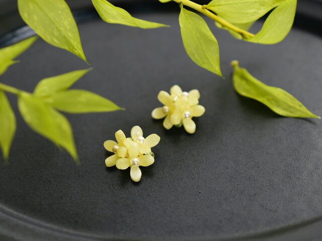 【イヤリング】菜の花 パール | iichi 日々の暮らしを心地よくするハンドメイドやアンティークのマーケットプレイス