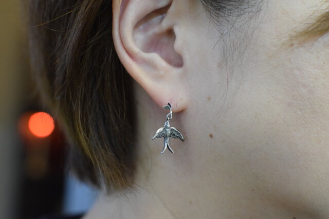 Bird pierce | iichi 日々の暮らしを心地よくするハンドメイドやアンティークのマーケットプレイス