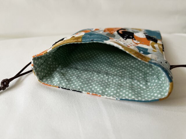 ミニ巾着 猫だらけ | iichi 日々の暮らしを心地よくするハンドメイドやアンティークのマーケットプレイス