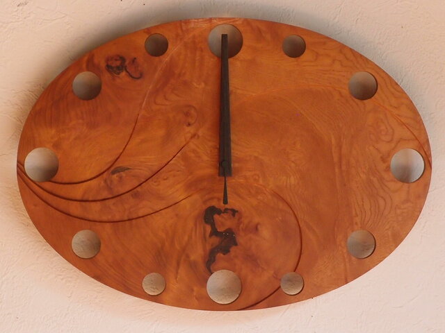 無垢の木の電波掛け時計 けやき 0111 | iichi 日々の暮らしを心地よくするハンドメイドやアンティークのマーケットプレイス