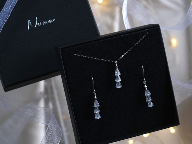 シルバーSサイズ Tiny tree necklace ツリーネックレス 星 クォーツ クリスマスツリー | iichi 日々の暮らしを心地よくするハンドメイドやアンティークのマーケットプレイス