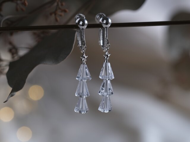 シルバーMサイズ Tiny tree earring ツリーピアス＆イヤリング 星 クォーツ クリスマスツリー silver | iichi 日々の暮らしを心地よくするハンドメイドや ...