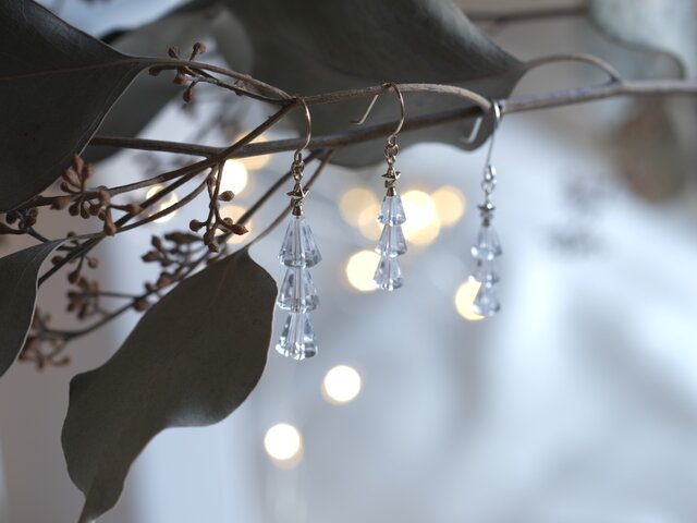 シルバーMサイズ Tiny tree earring ツリーピアス＆イヤリング 星 クォーツ クリスマスツリー silver | iichi 日々の暮らしを心地よくするハンドメイドや ...