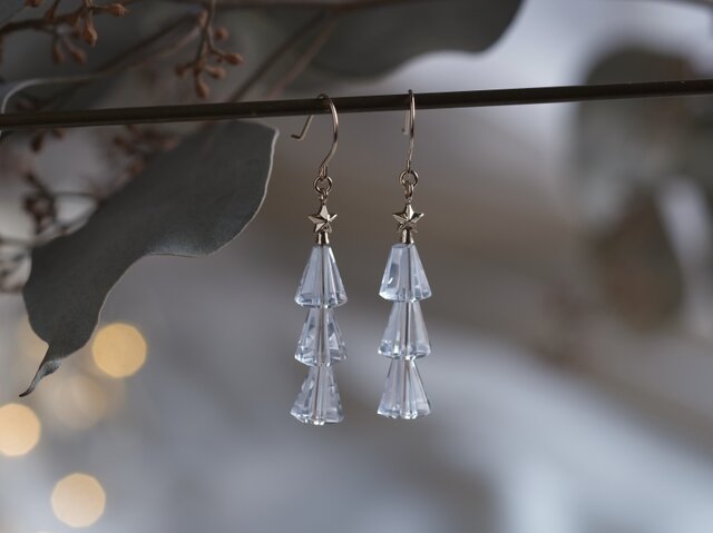 K10yg /Mサイズ Tiny tree earring ツリーピアス 星 クォーツ クリスマスツリー 10金 | iichi 日々の暮らしを心地よくするハンドメイドやアンティークの ...