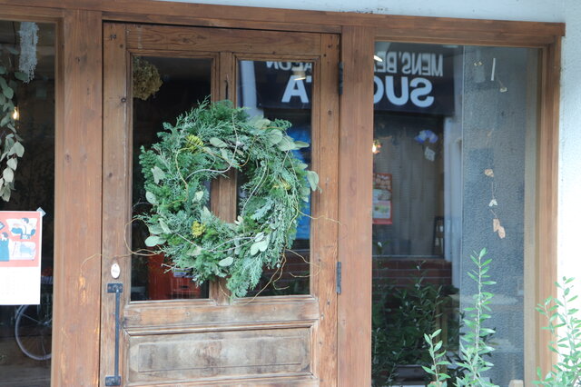 大きなリース 50cm | iichi 日々の暮らしを心地よくするハンドメイドやアンティークのマーケットプレイス