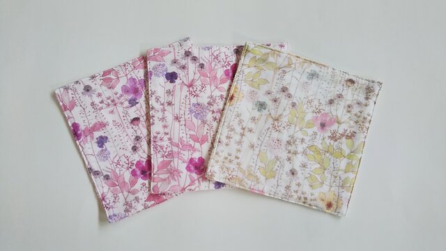 【pさまご予約分】ハンカチ ガーゼ×パイル リバティ Irma 約20cm角 3枚セット | iichi 日々の暮らしを心地よくするハンドメイドやアンティークのマーケットプレイス