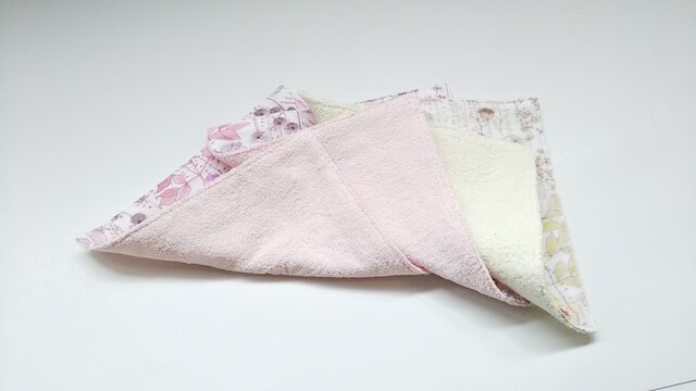 【pさまご予約分】ハンカチ ガーゼ×パイル リバティ Irma 約20cm角 3枚セット | iichi 日々の暮らしを心地よくするハンドメイドやアンティークのマーケットプレイス