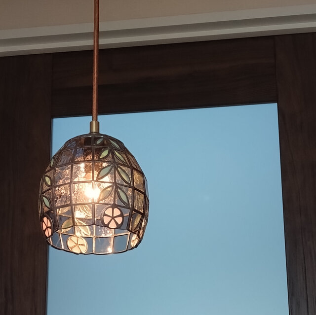 petite fleur＊お花のペンダントライト | iichi 日々の暮らしを心地よくするハンドメイドやアンティークのマーケットプレイス