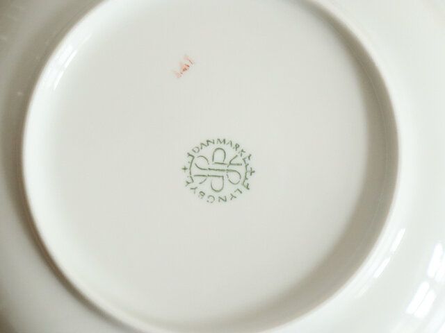 リュンビュー／ロータス ケーキプレート A | iichi 日々の暮らしを心地よくするハンドメイドやアンティークのマーケットプレイス