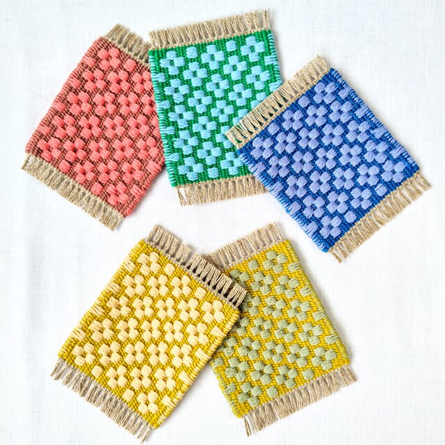 北欧手織り:ローゼンゴン織りコースター（small flowers）グリーン | iichi 日々の暮らしを心地よくするハンドメイドやアンティークのマーケットプレイス