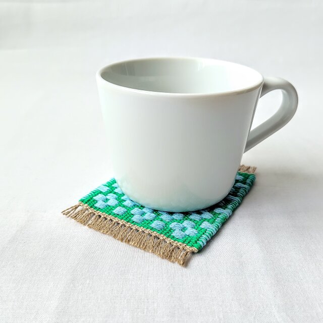 北欧手織り:ローゼンゴン織りコースター（small flowers）グリーン | iichi 日々の暮らしを心地よくするハンドメイドやアンティークのマーケットプレイス
