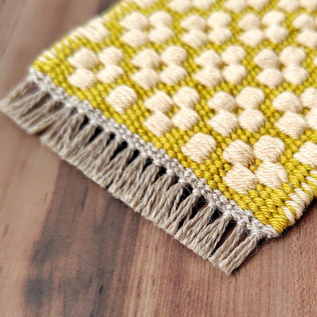 北欧手織り:ローゼンゴン織りコースター（small flowers）イエロー | iichi 日々の暮らしを心地よくするハンドメイドやアンティークのマーケットプレイス