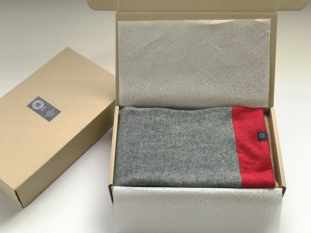 温度を纏う。純カシミヤふっくらマフラー[ KUMI-IRO ] 杢グレー/キャメル/レッド | iichi 日々の暮らしを心地よくするハンドメイドやアンティークのマーケットプレイス