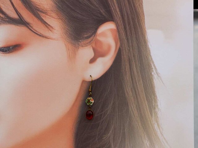 ヴィンテージフランス＊レッド＊イヤリング＊ピアス＊no.725 | iichi 日々の暮らしを心地よくするハンドメイドやアンティークのマーケットプレイス