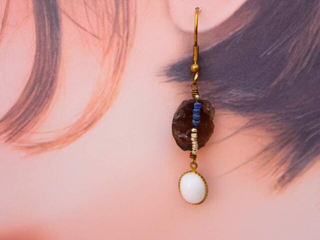 原石＊スモーキークォーツ＊アンティークラピスラズリ＊ヴィンテージフランス＊真鍮ピアス＊no.731 | iichi 日々の暮らしを心地よくするハンドメイドやアンティークのマーケットプレイス