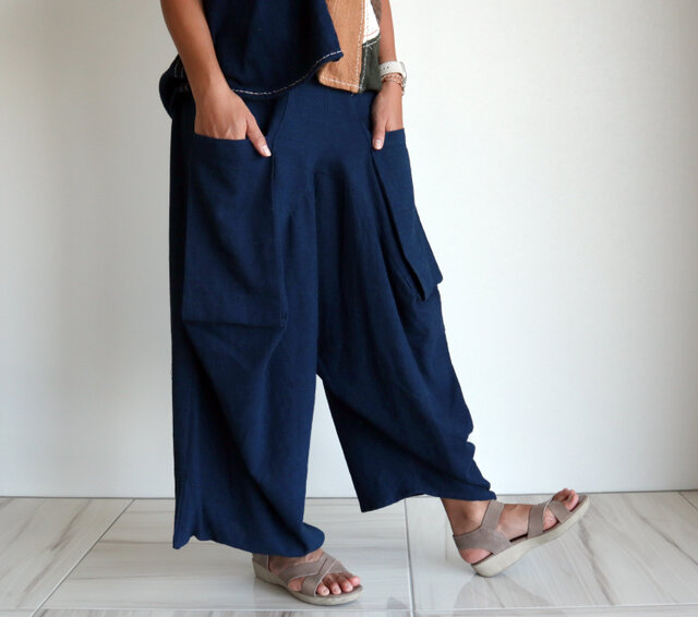 20％OFF 竹布（たけふ）で仕立てたインディゴ染めワイドパンツ | iichi 日々の暮らしを心地よくするハンドメイドやアンティークのマーケットプレイス