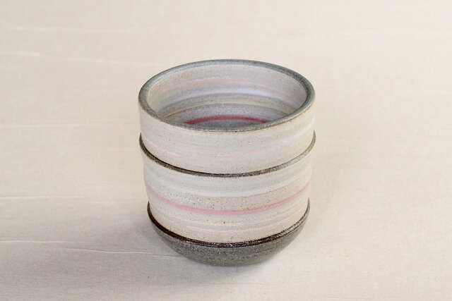 回転模様のフリーカップ iFw-020 | iichi 日々の暮らしを心地よくするハンドメイドやアンティークのマーケットプレイス