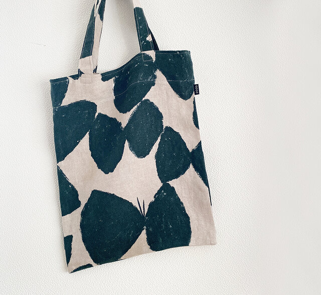 ミナペルホネンのモチーフ「slow dance」トートかばん | iichi 日々の暮らしを心地よくするハンドメイドやアンティークのマーケットプレイス