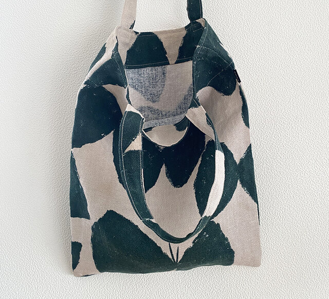 ミナペルホネンのモチーフ「slow dance」トートかばん | iichi 日々の暮らしを心地よくするハンドメイドやアンティークのマーケットプレイス