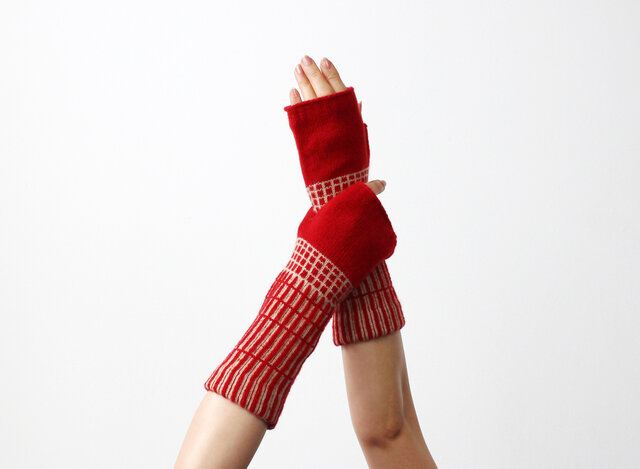 カシミヤ100：% PERCENT アームウォーマー （レッド）ホールガーメント スマホ対応 ギフトBOX フリーサイズ | iichi 日々の暮らしを心地よくするハンドメイドやアンティークの ...