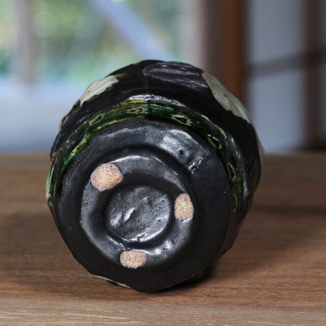 陶器 【黒釉 塗り分け湯のみ】yu110(KC) | iichi 日々の暮らしを心地よくするハンドメイドやアンティークのマーケットプレイス