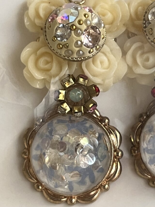 冬の白薔薇スポーツマン精神月桂樹フツクピアスと12..8号指輪セット | iichi 日々の暮らしを心地よくするハンドメイドやアンティークのマーケットプレイス