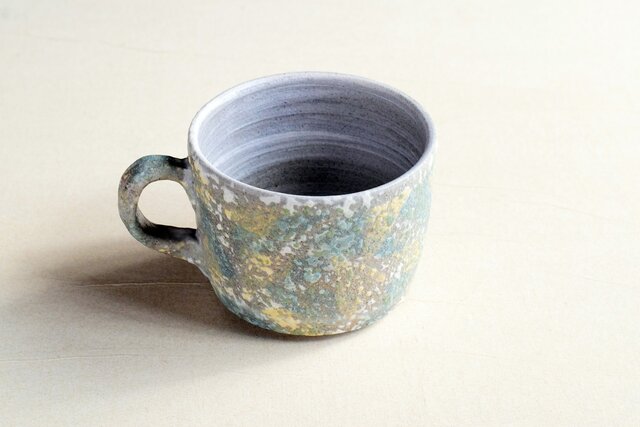 抽象デザイン的マグカップ iMw-018 | iichi 日々の暮らしを心地よくするハンドメイドやアンティークのマーケットプレイス