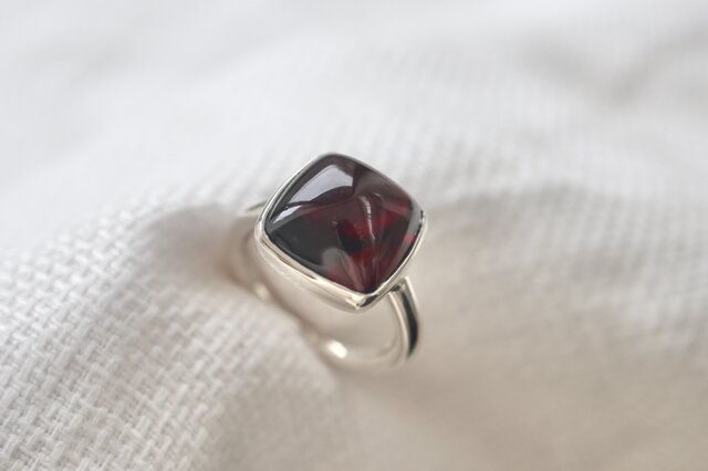 [framboise jamのgarnet]ring | iichi 日々の暮らしを心地よくするハンドメイドやアンティークのマーケットプレイス