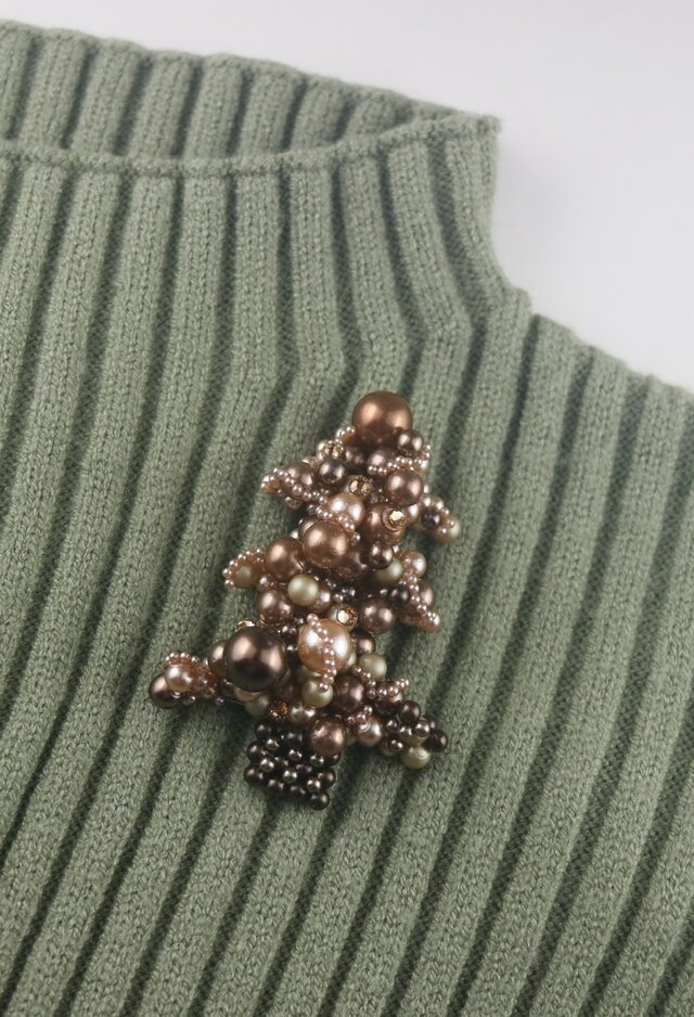 大人目線【ブラウンベージュ】のクリスマスツリー | iichi 日々の暮らしを心地よくするハンドメイドやアンティークのマーケットプレイス