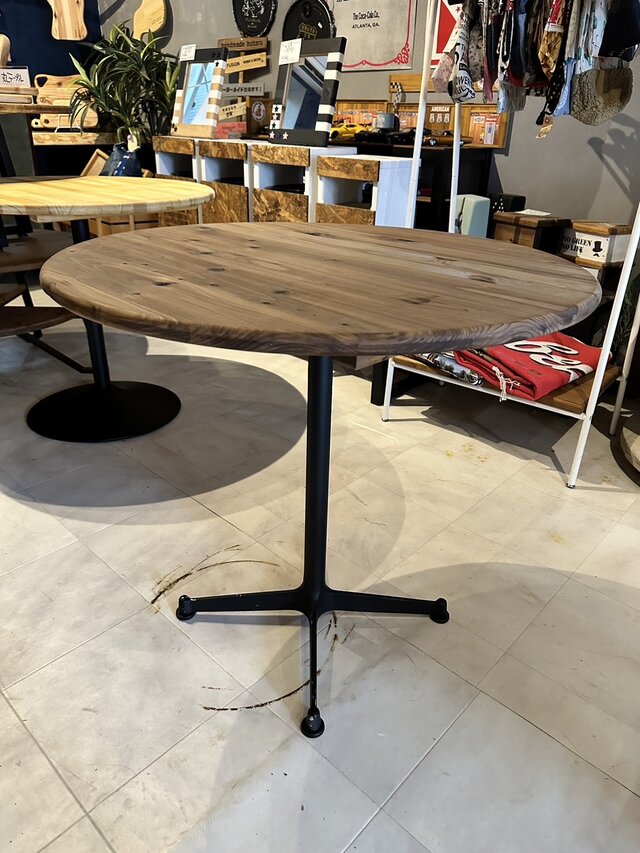 在庫あり 即納 Hotaru 丸テーブル 机 リビング ダーク アイアン カフェ アップサイクル 天然木 無垢材 | iichi 日々の暮らしを心地よくするハンドメイドやアンティークの ...