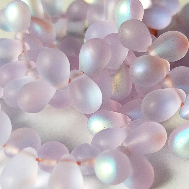 20個 6x9 アレキサンドライト マット AB ppnalia チェコビーズドロップ | iichi 日々の暮らしを心地よくするハンドメイド ...