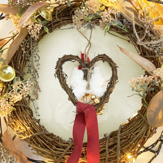 クリスマスデコレーション ちびメルサンタのクリスマスリース | iichi 日々の暮らしを心地よくするハンドメイドやアンティークのマーケットプレイス