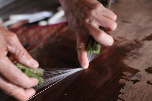 100%蓮糸(藕絲)Normal | iichi 日々の暮らしを心地よくするハンドメイドやアンティークのマーケットプレイス