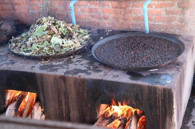 100%蓮糸(藕絲)Normal | iichi 日々の暮らしを心地よくするハンドメイドやアンティークのマーケットプレイス