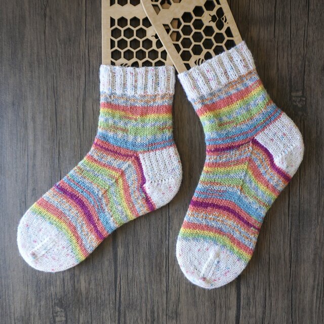 [洗濯機ok]手編みの靴下 キャンディ | iichi 日々の暮らしを心地よくするハンドメイドやアンティークのマーケットプレイス